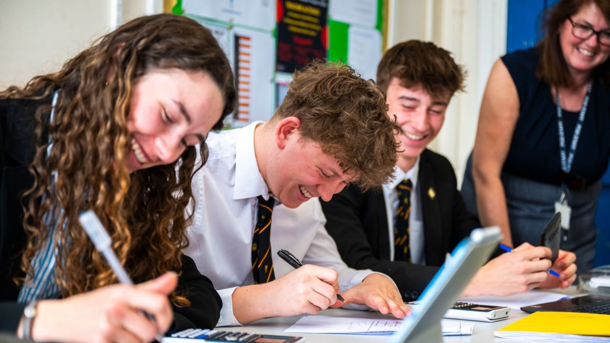 Welcome to Sixth Form | Portsmouth Grammar School v2